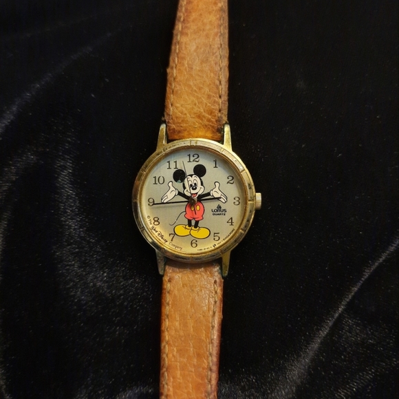 Accessories | Vintage Disney Lorus Quartz Mickey Mouse Watch | Poshmark